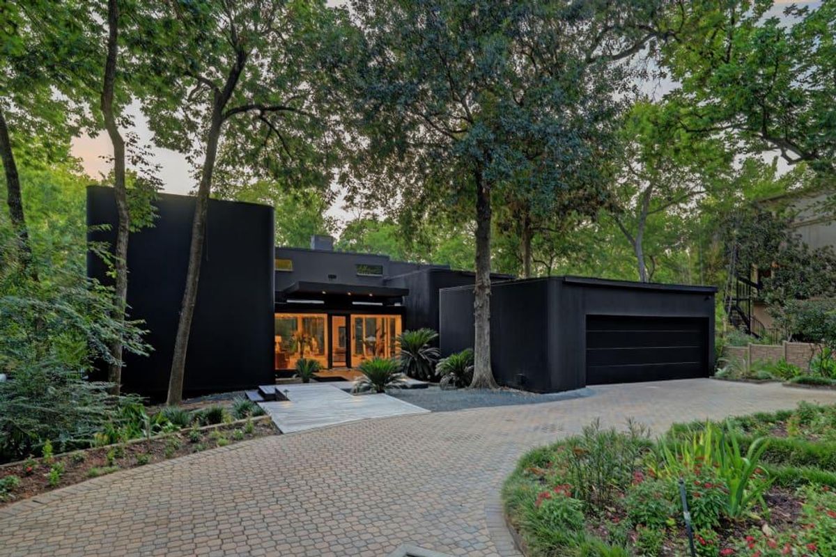 Roger Rasbach designed the contemporary stunner in 1972. - CultureMap ...