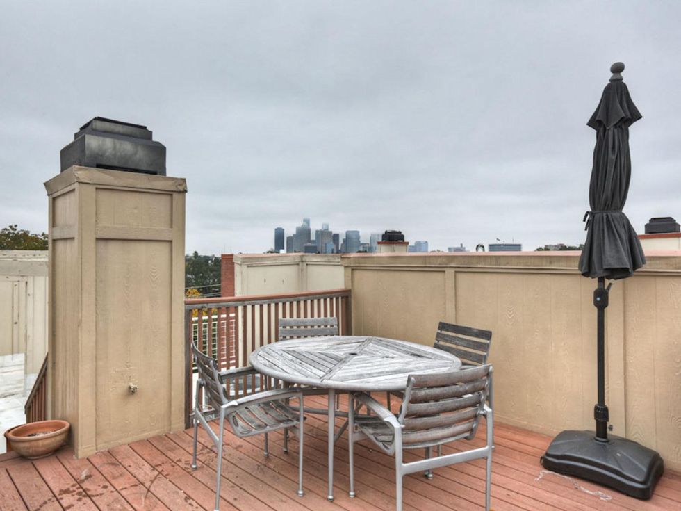 A Montrose place with a showcase kitchen and rooftop terrace for under ...