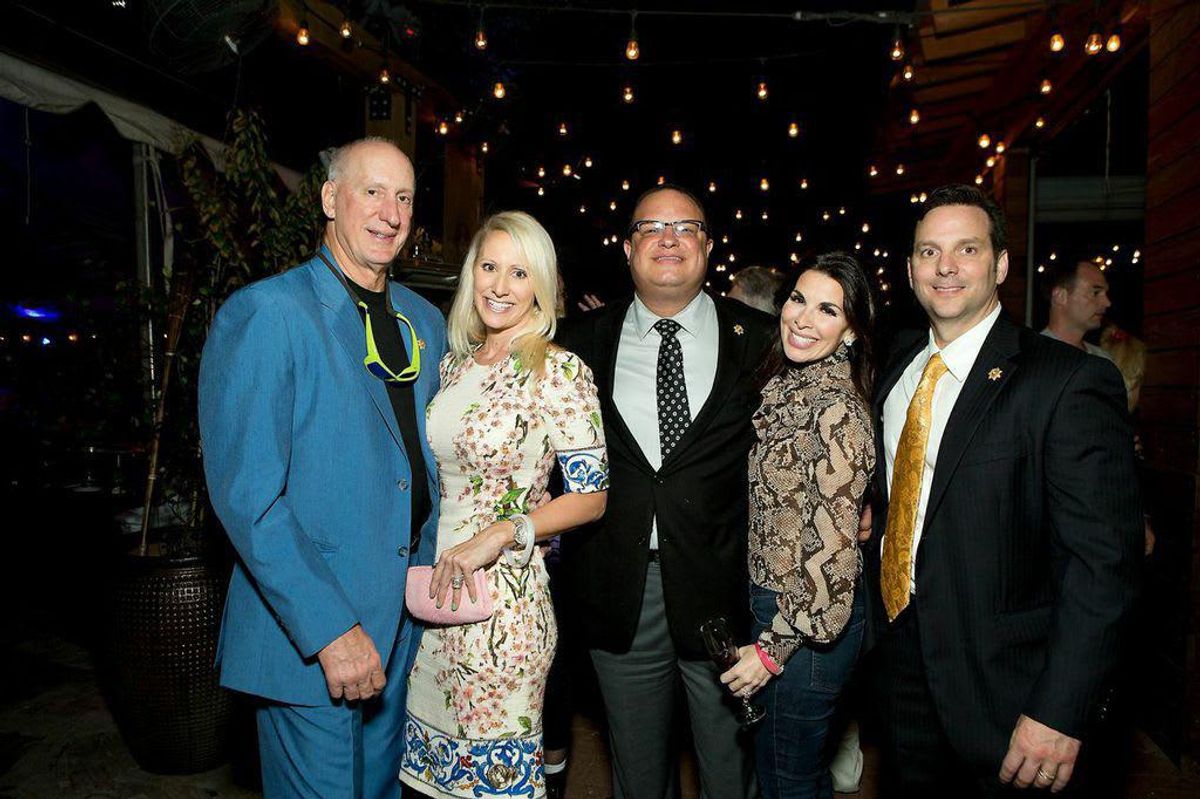Tracy and Laurie Krohn, from left, Alan Rosen and Alyssa and Kevin ...