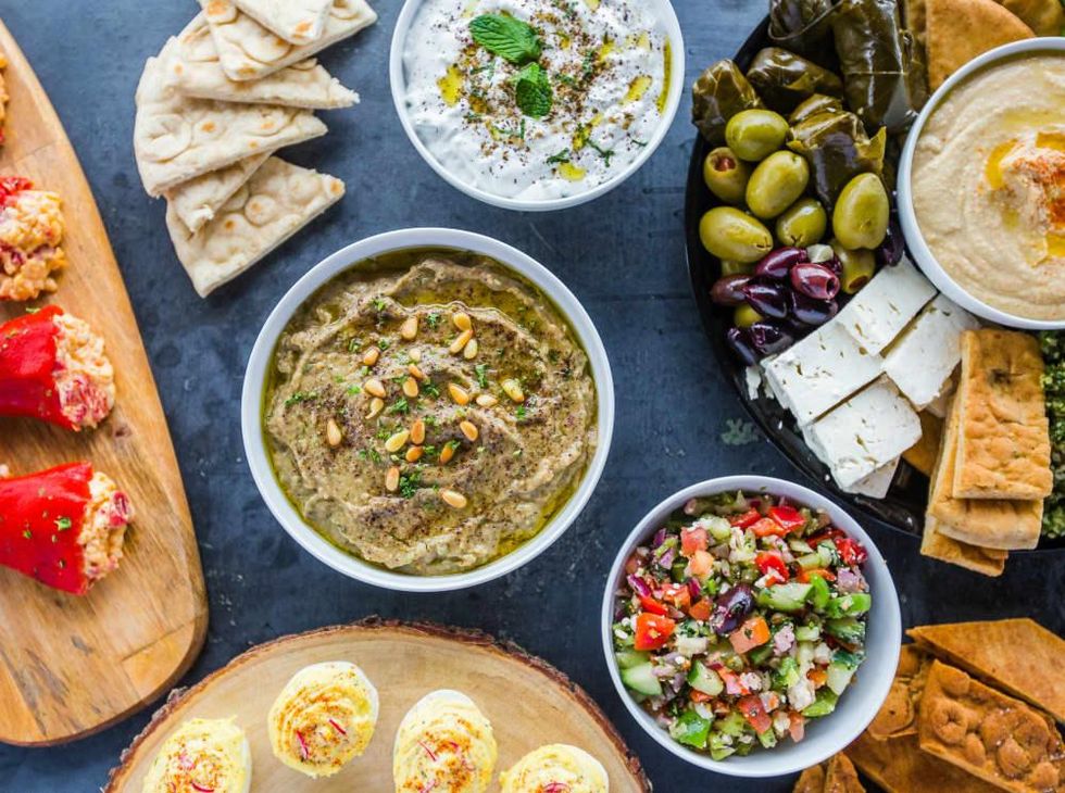 Ken Hoffman reviews famous Houston sandwich shop's new Mediterranean ...