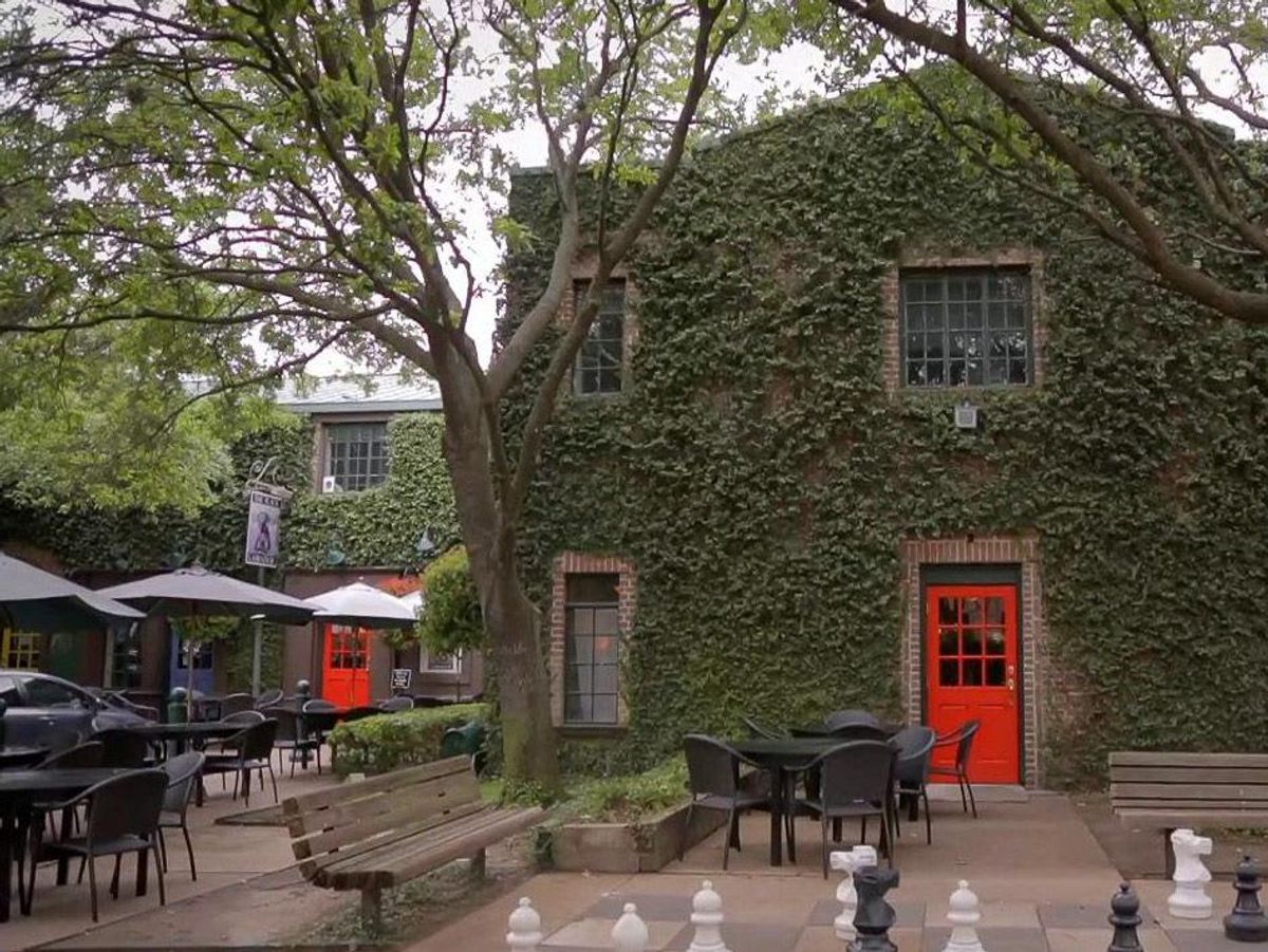 The new six-story extension of the 220,000-square-foot Campanile ...