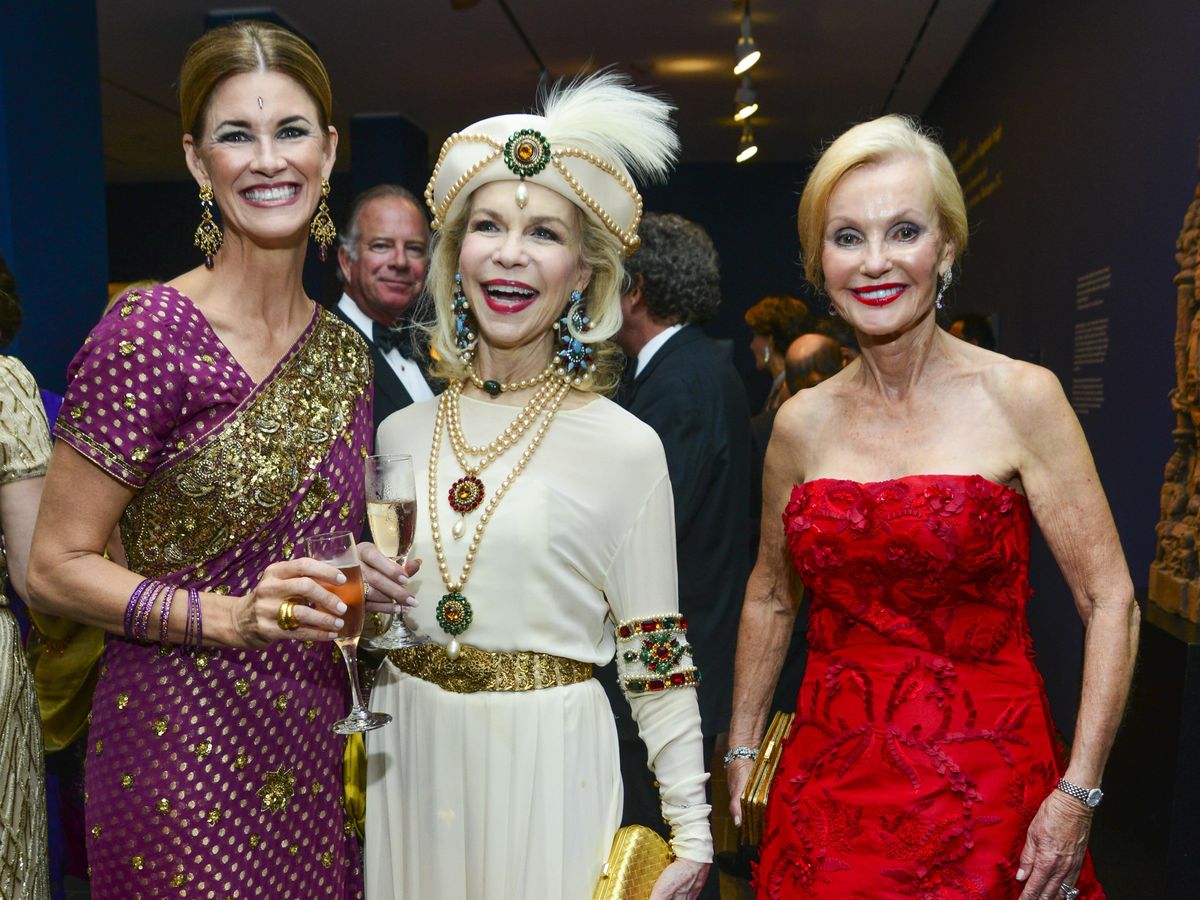Carson Seeligson, from left, Lynn Wyatt and Pat Breen at the MFAH Grand ...