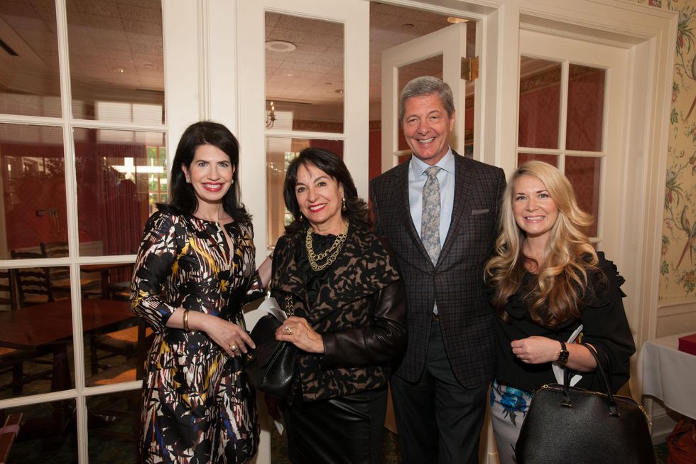 Art and conversation mingle: Nonstop chatter is a welcome thing at City ...