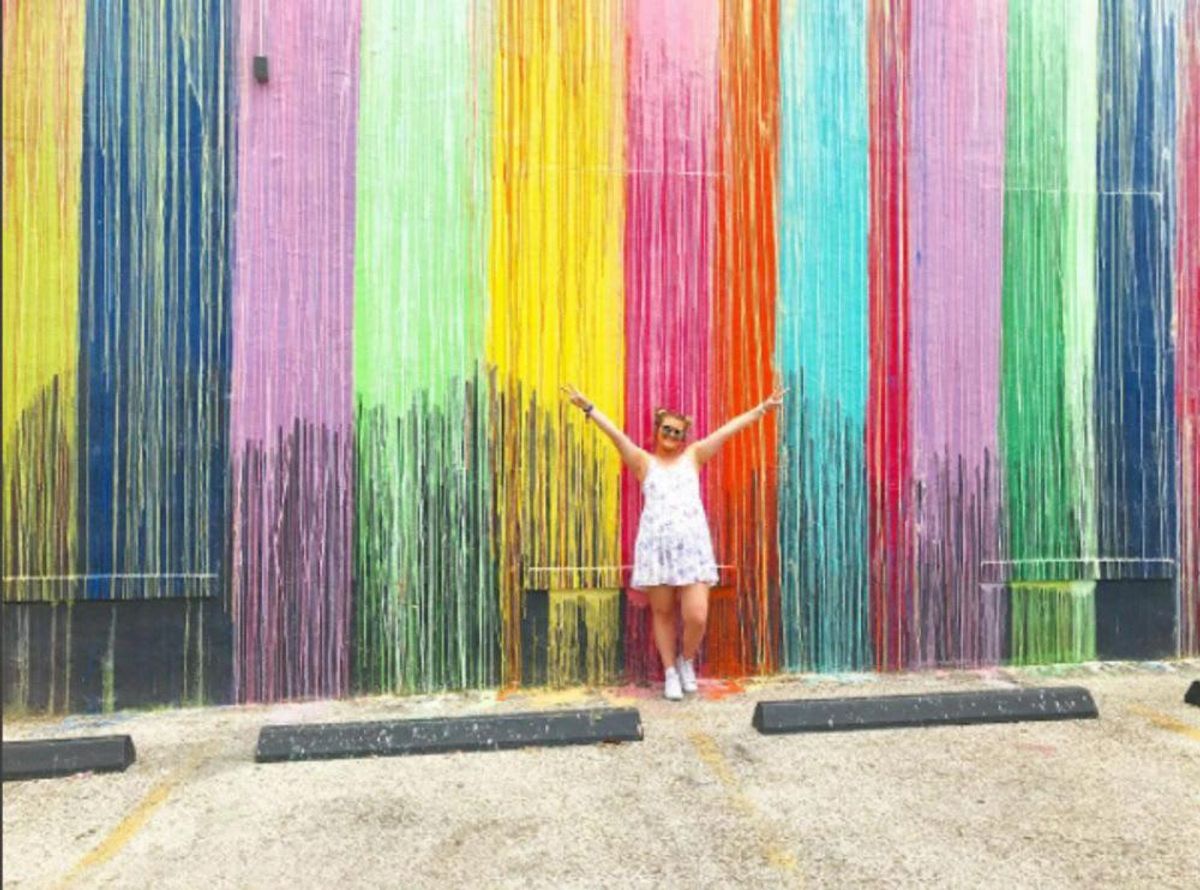 Biscuit Paint wall Take a break from vintage shopping to take a picture ...