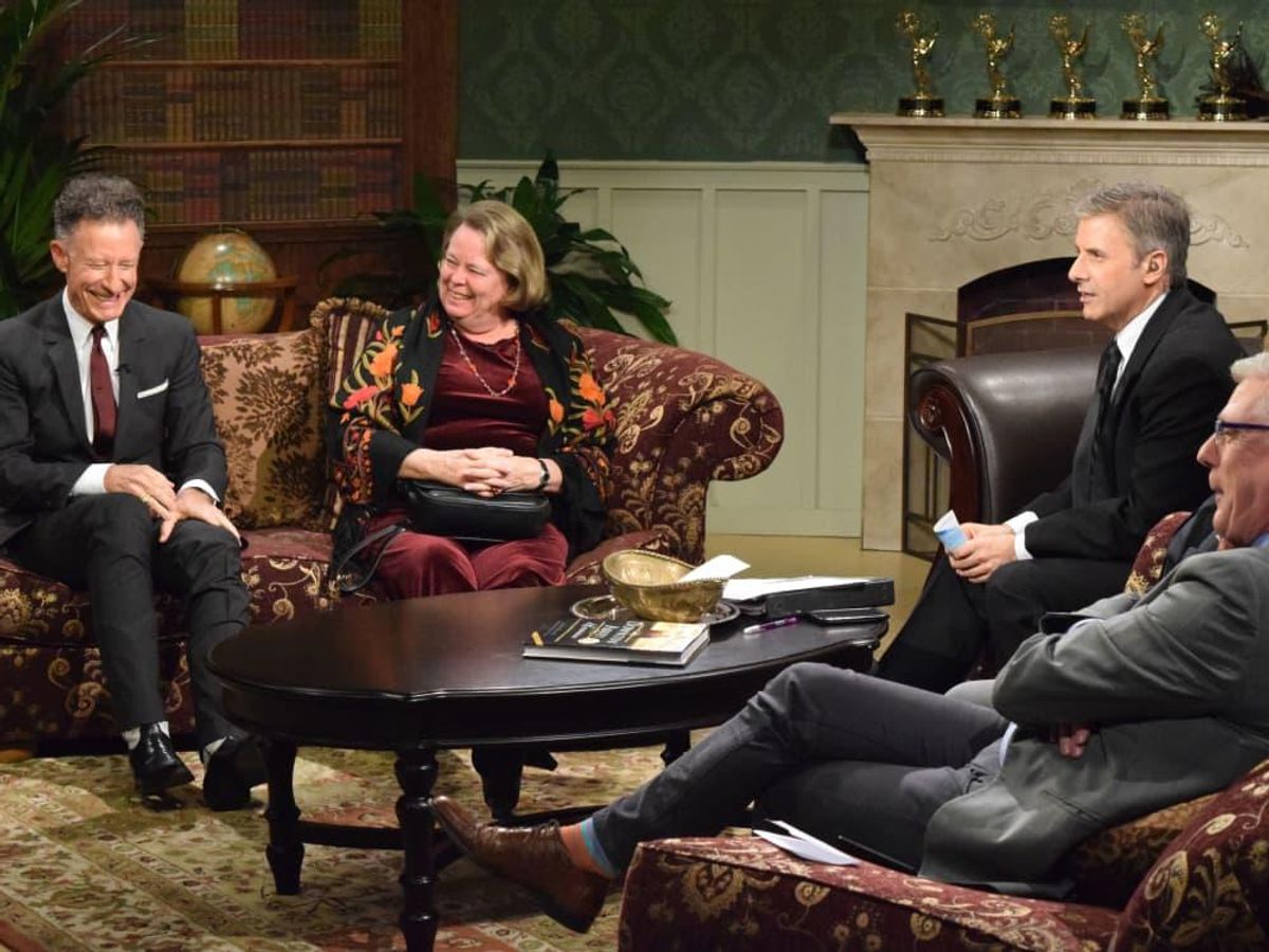 Lyle Lovett, left, shares a laugh with Helen Mann, Ernie Manouse and St ...