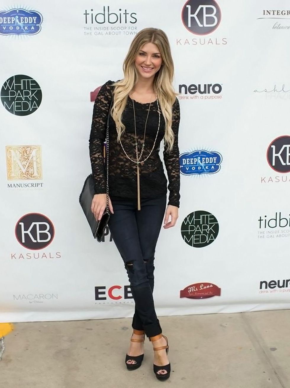 Celebrity Bachelor contestant goes casual glam at boutique anniversary ...