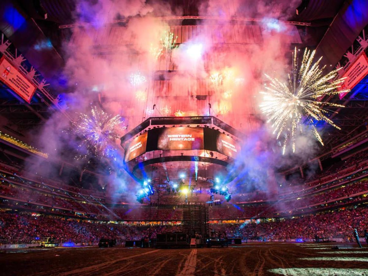 The first night of RodeoHouston ended with a bag with a dazzling ...