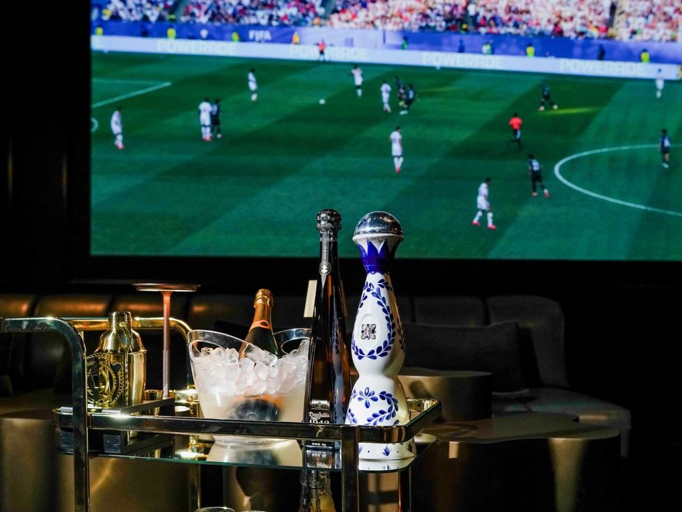 Houston's sophisticated new sports bar sets opening date in Uptown Park ...